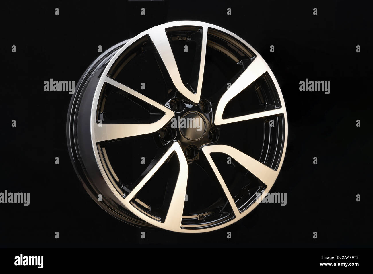 Cast alloy wheels hi-res stock photography and images - Alamy