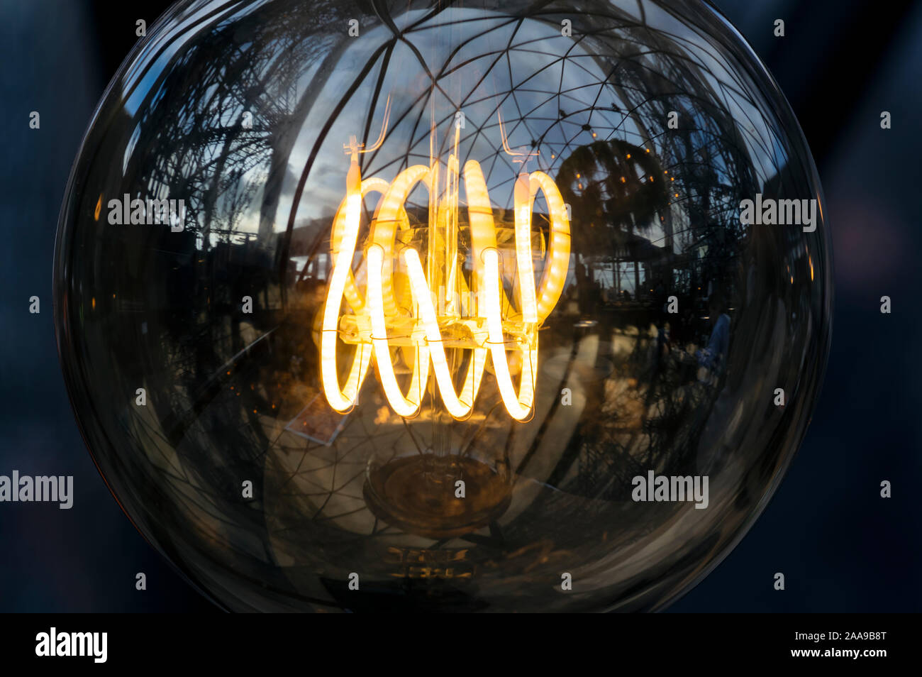 Light bulb filament close up hi-res stock photography and images - Alamy