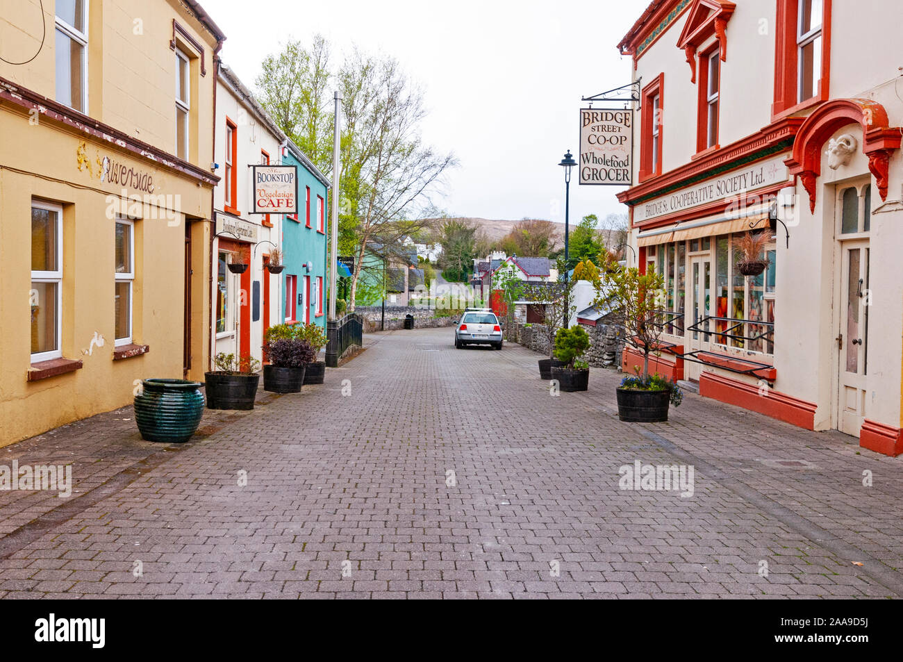 Road signs county kerry hi-res stock photography and images - Alamy