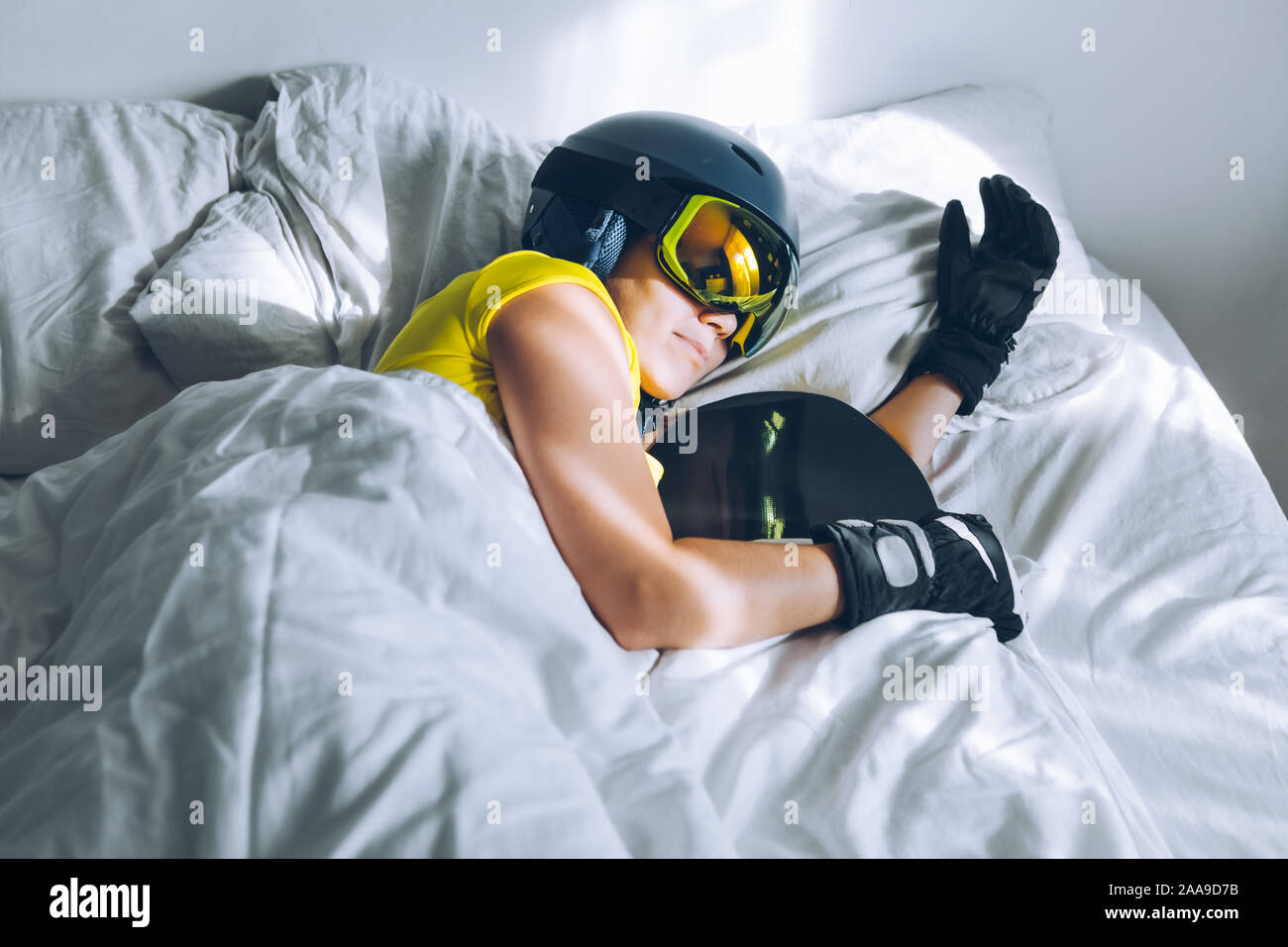 Snow bed woman hi-res stock photography and images - Alamy