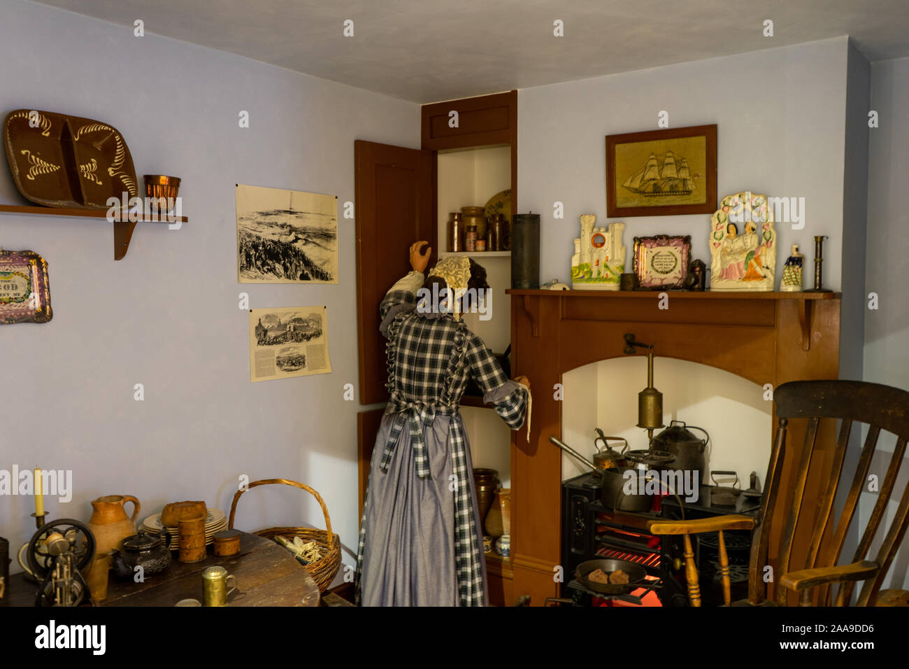 A scene from a typical Victorian era kitchen Stock Photo - Alamy