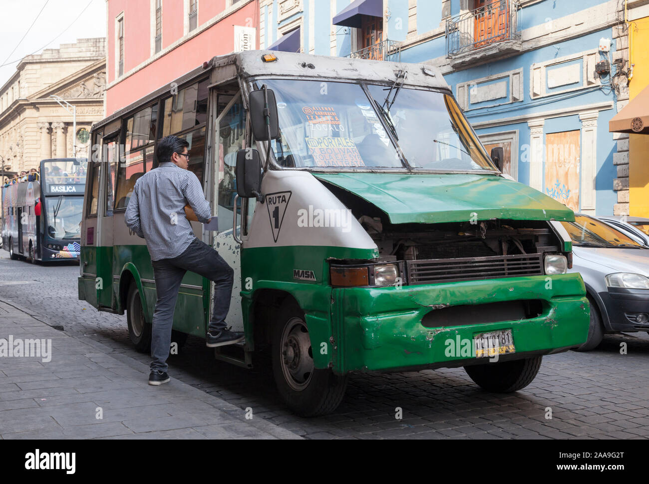 Green buses mexico city hi-res stock photography and images - Alamy