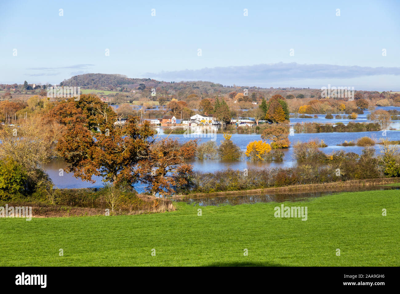 Scenery fields with sky hi-res stock photography and images - Alamy