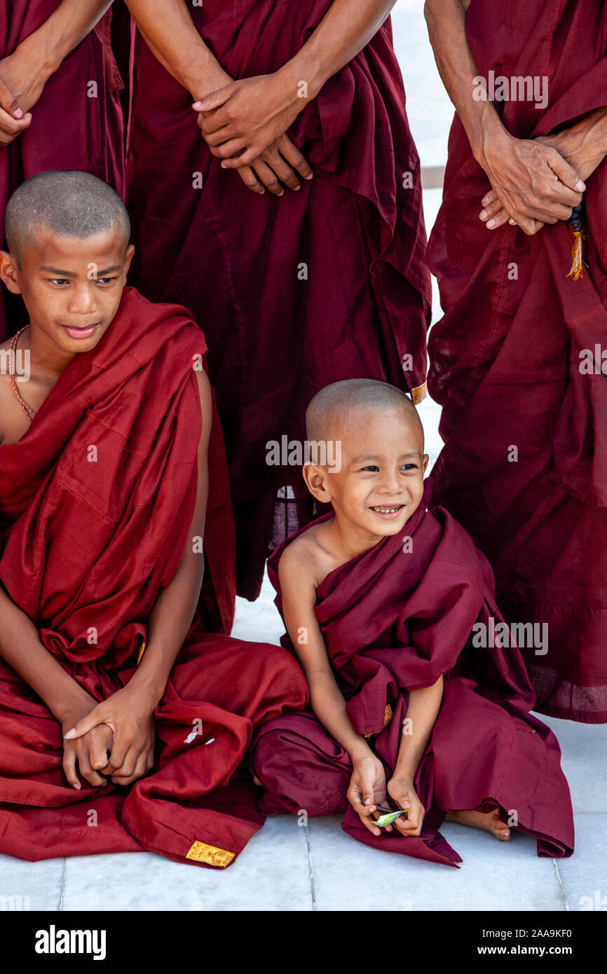 Novice monks buddhism hi-res stock photography and images - Alamy