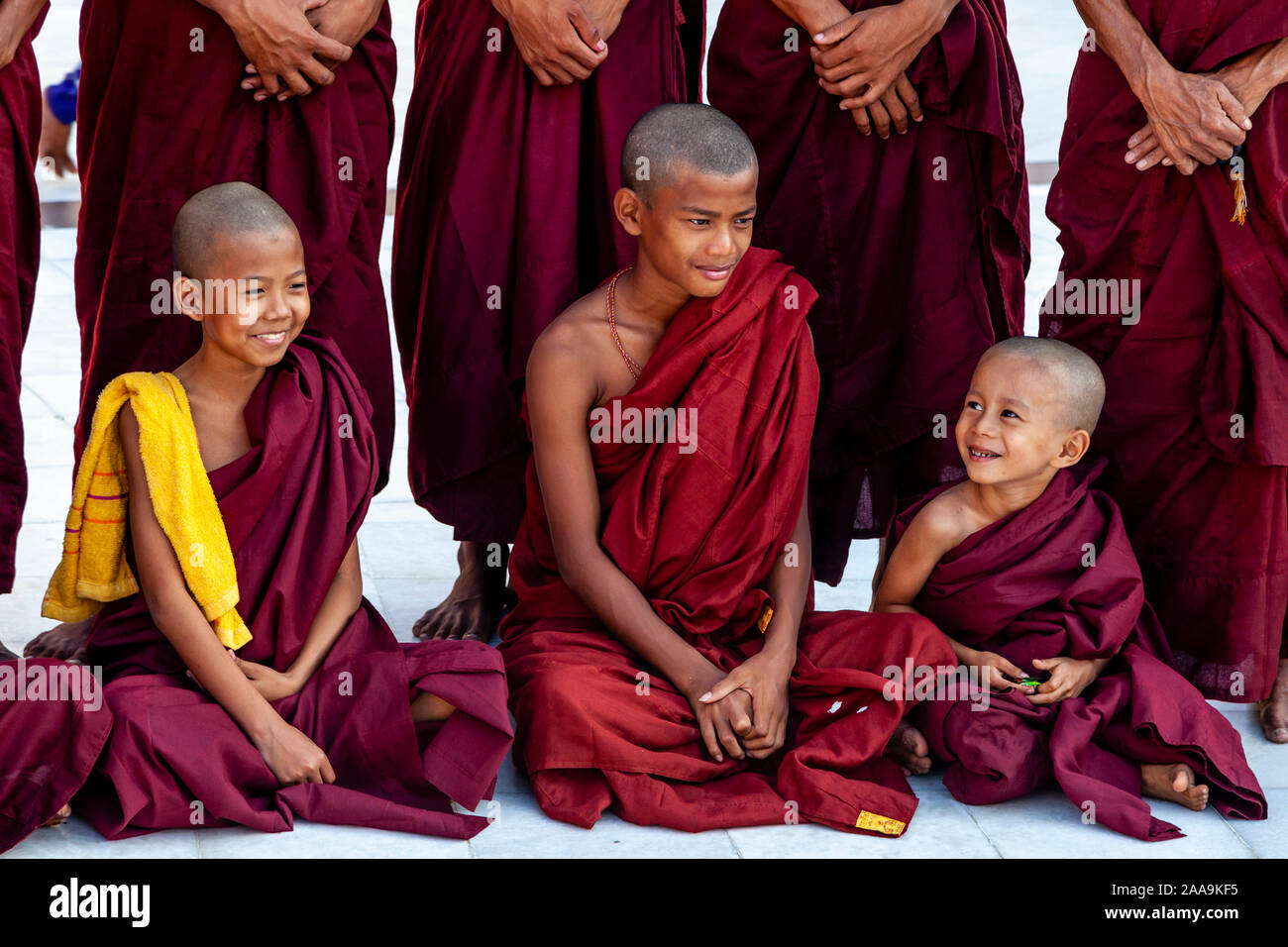 Novice monks hi-res stock photography and images - Alamy