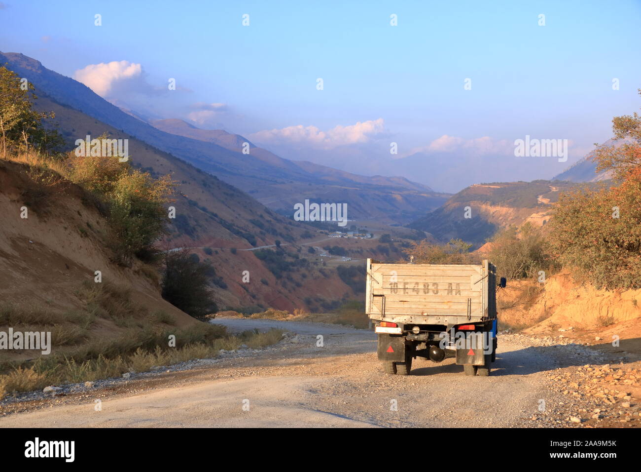 Autumn in the Tien Shan mountains. Pskem and the Maidantal ridge ...