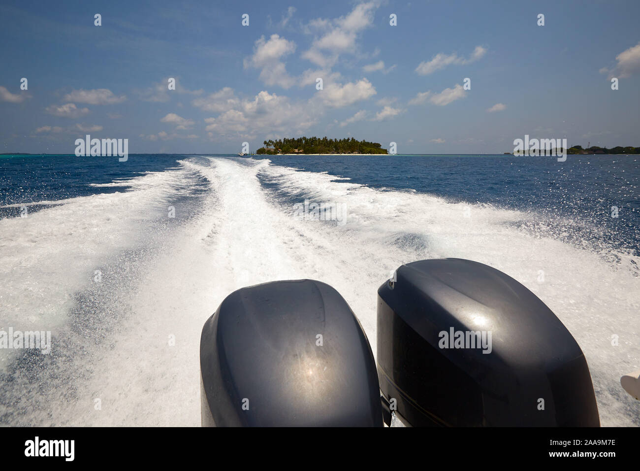 Tail of the sea from the speed boat on a sunny day on Maldives Stock ...