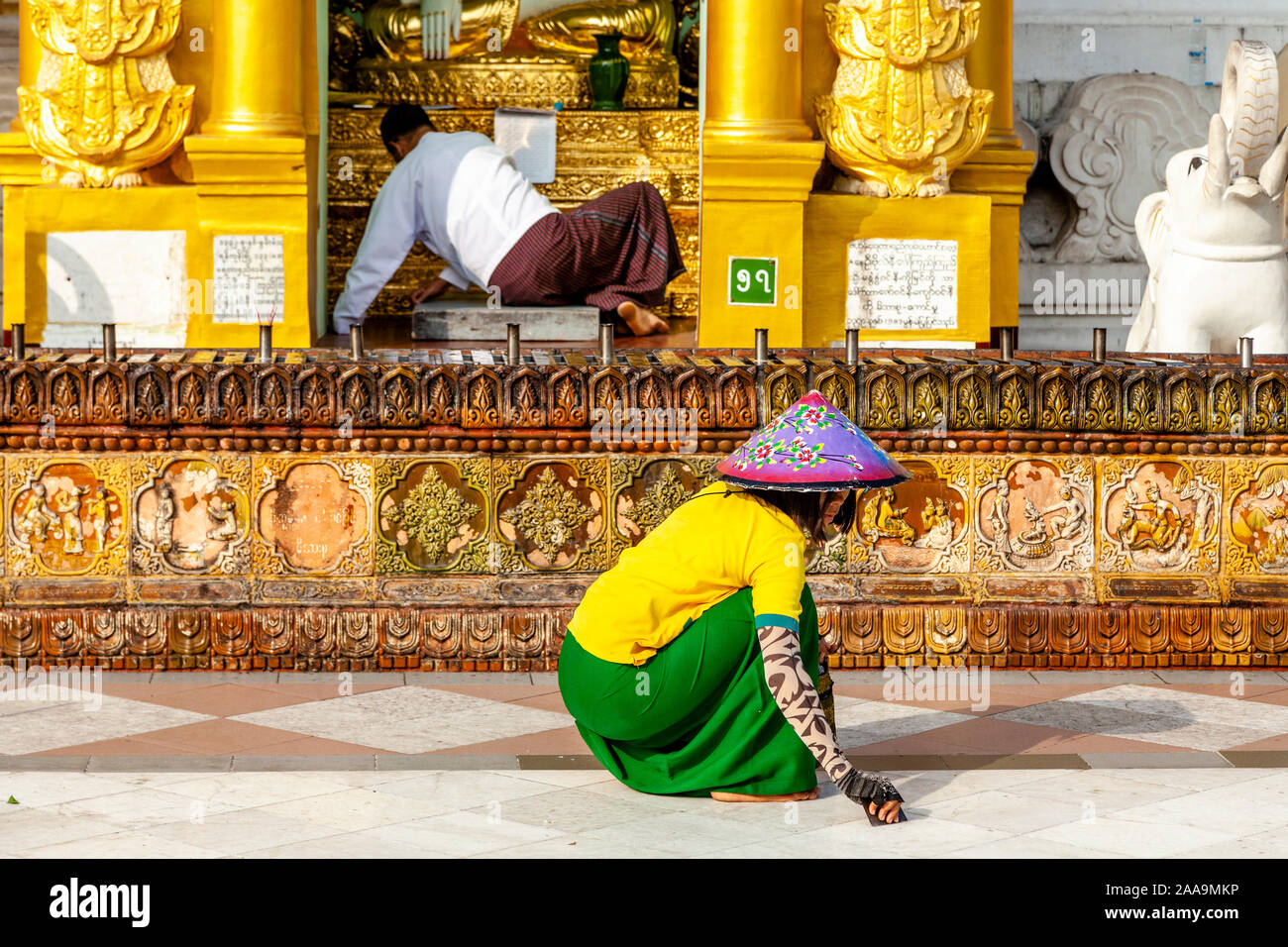 Asian cleaner occupation hi-res stock photography and images - Alamy