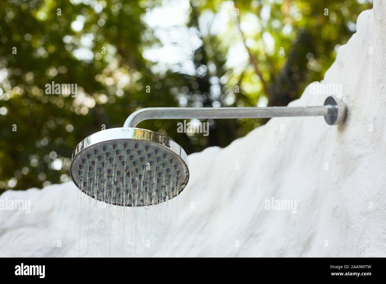 Outdoor shower under palm tree hi-res stock photography and images - Alamy