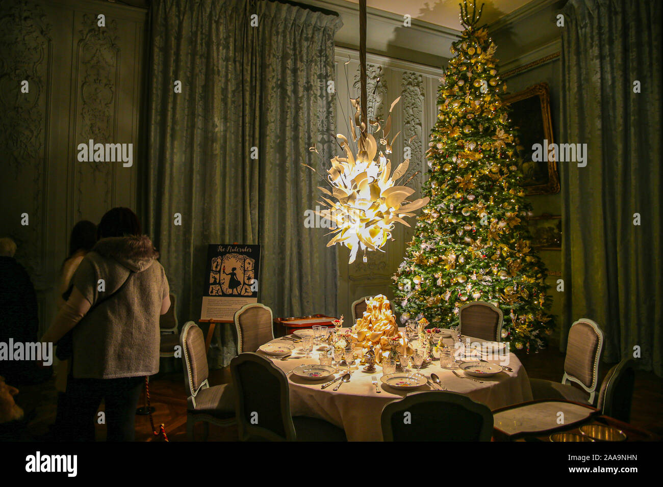 Wadden manor interiors hi-res stock photography and images - Alamy