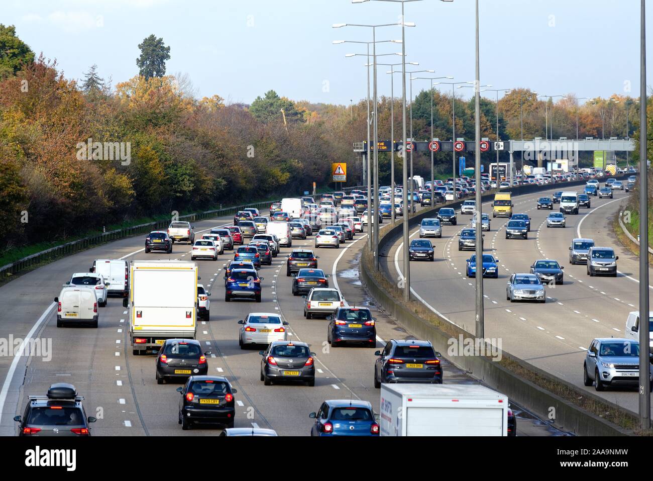 A congested clockwise section of the M25 motorway between Junction 10 ...