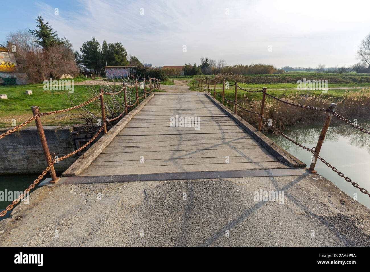 Bridge over channel hi-res stock photography and images - Alamy