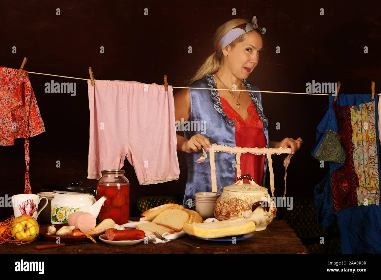 Vintage laundry drying young woman hi-res stock photography and images ...