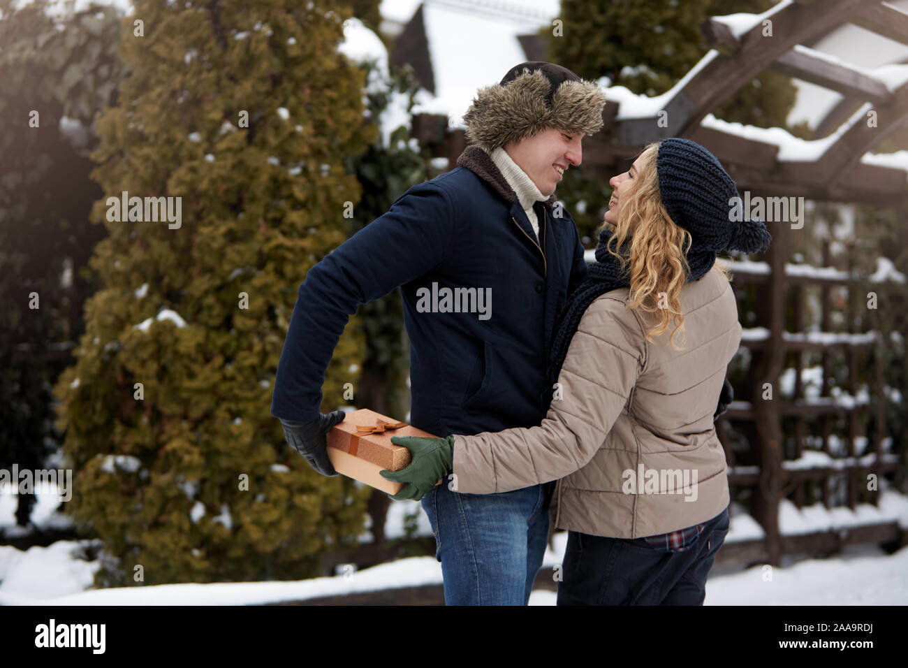 Box behind tree hi-res stock photography and images - Alamy
