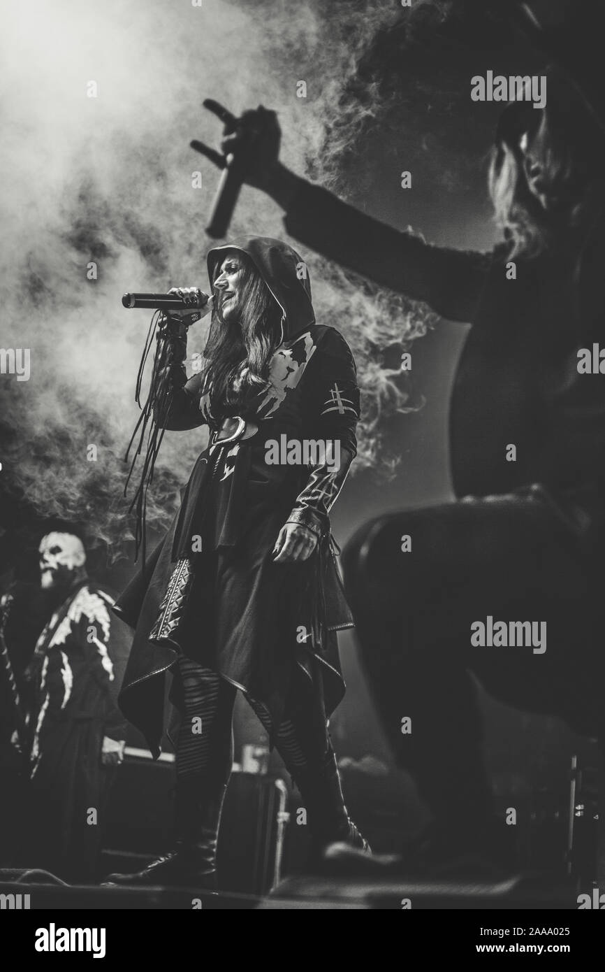 Lacuna coil live in concert hi-res stock photography and images - Alamy