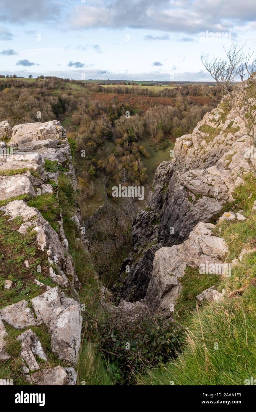 Cliff tops at the top of Cheddar Gorge in Somerset Stock Photo - Alamy