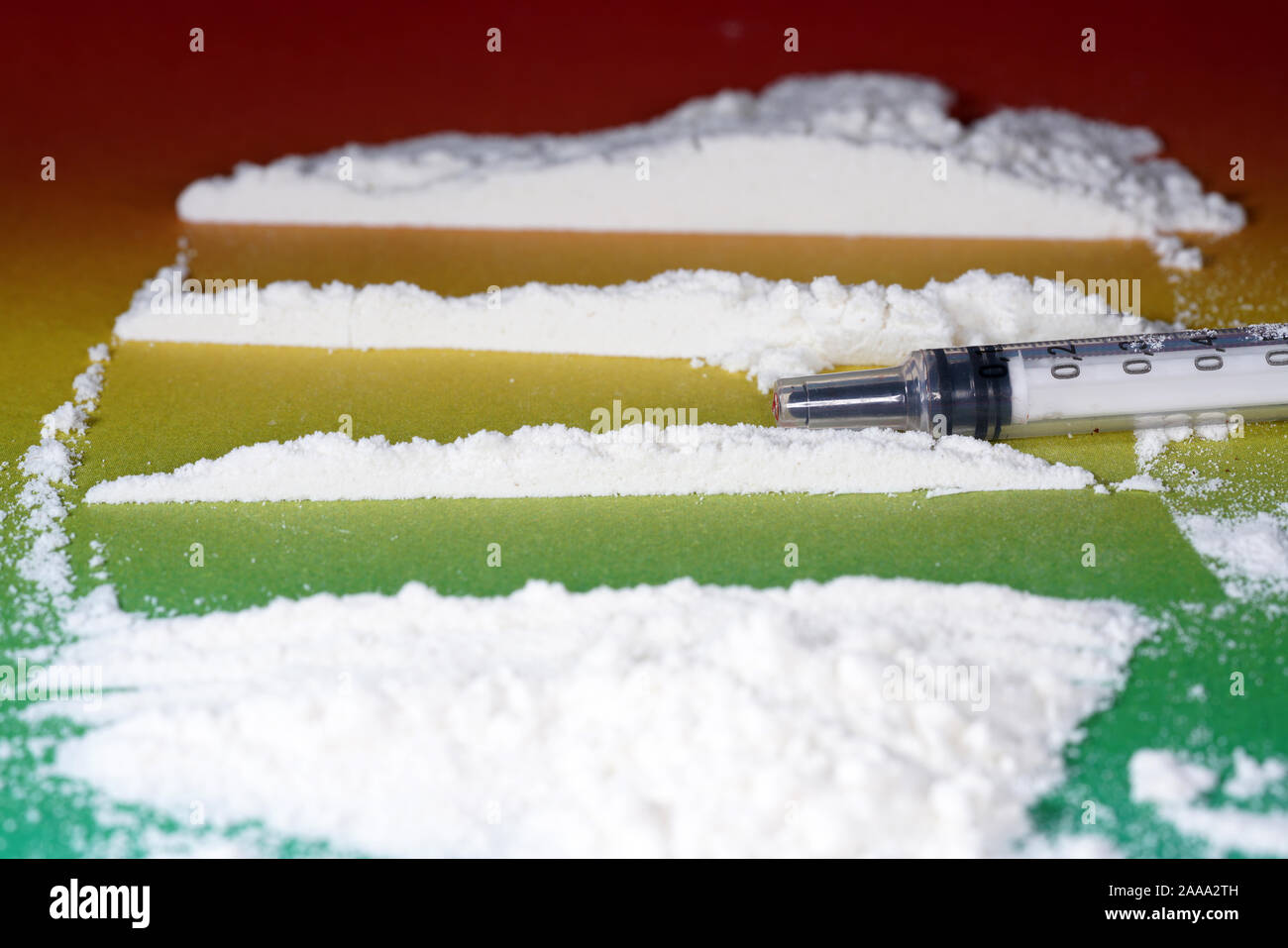 Flour that should look like a white drug with macro lens photographed ...