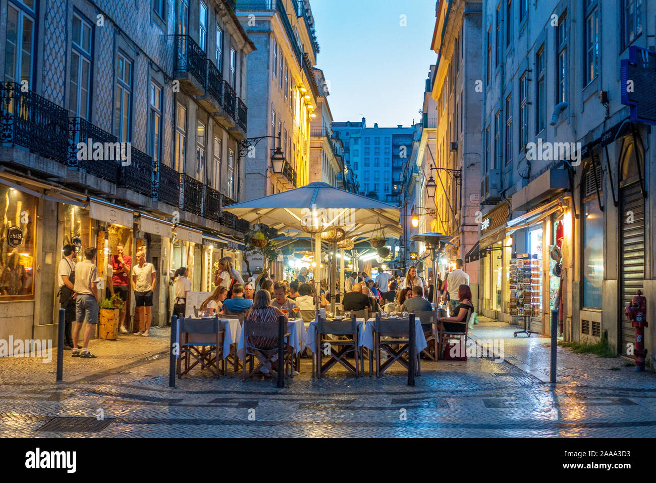 Eat in portugal hi-res stock photography and images - Alamy