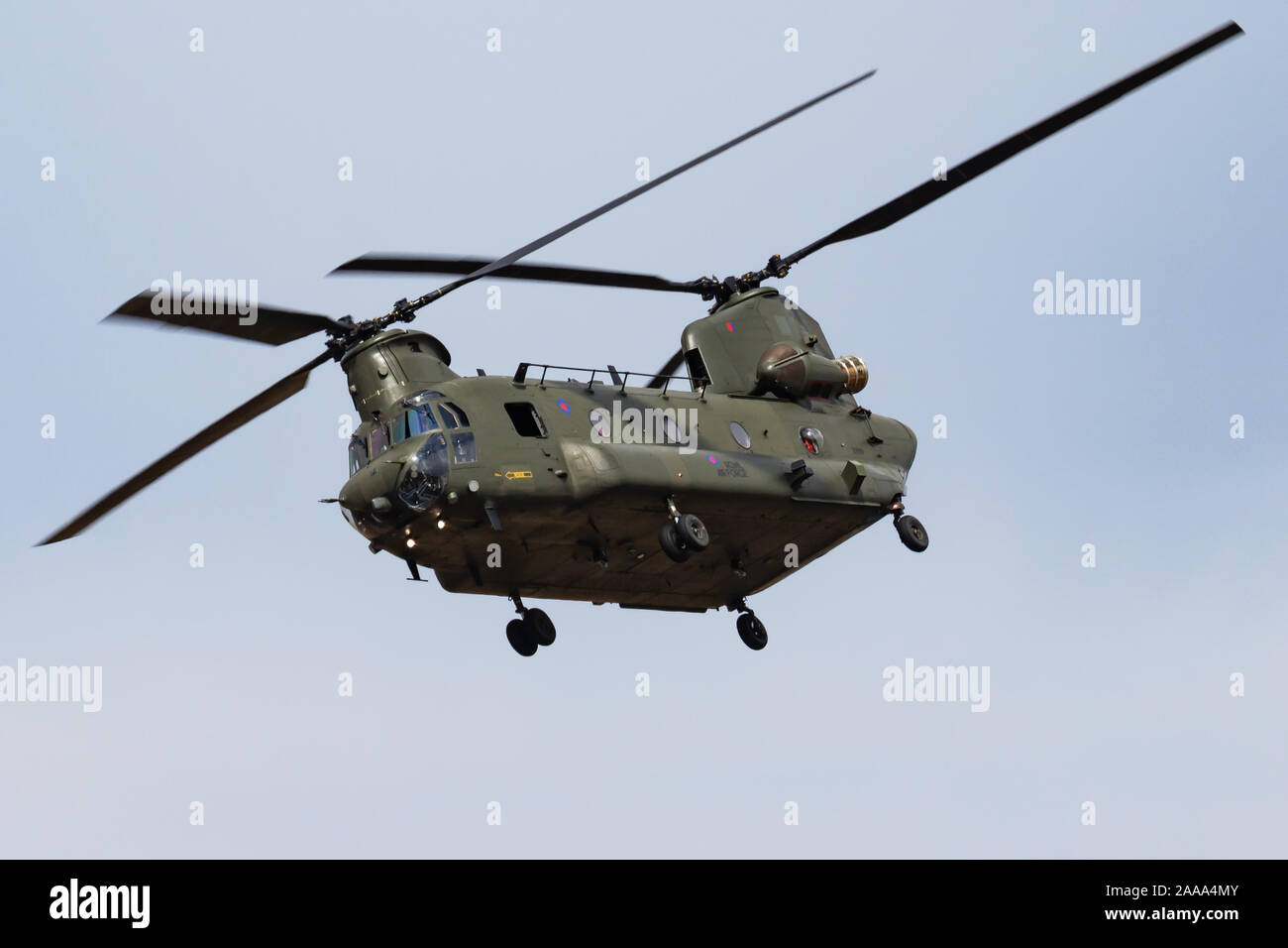 Raf boeing chinook hc6 helicopter hi-res stock photography and images ...