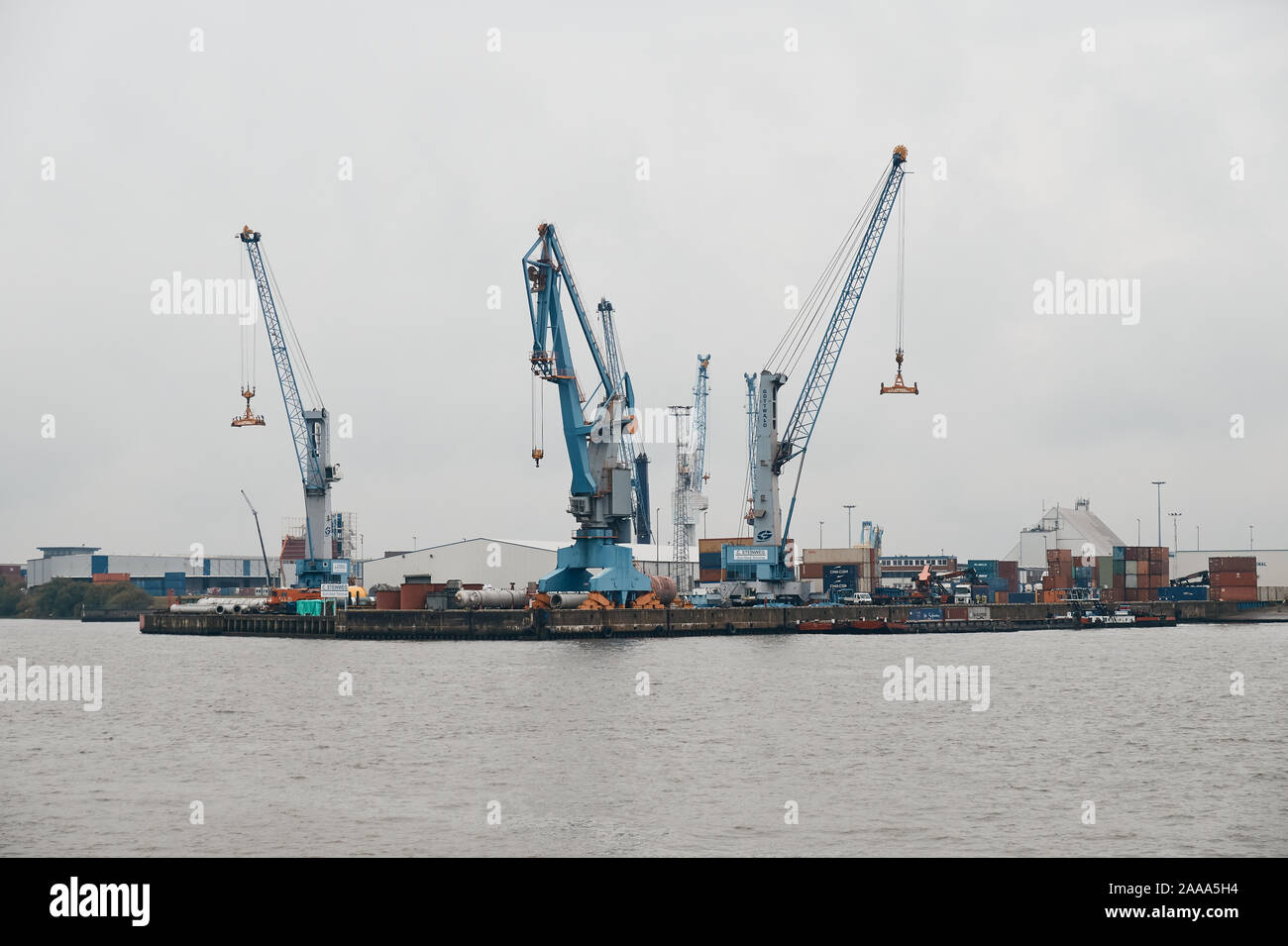 maritime cranes in port Stock Photo - Alamy