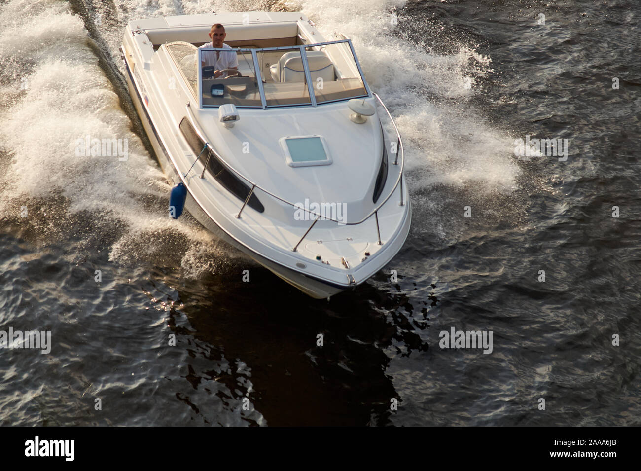 Sailing speed on boat hi-res stock photography and images - Alamy