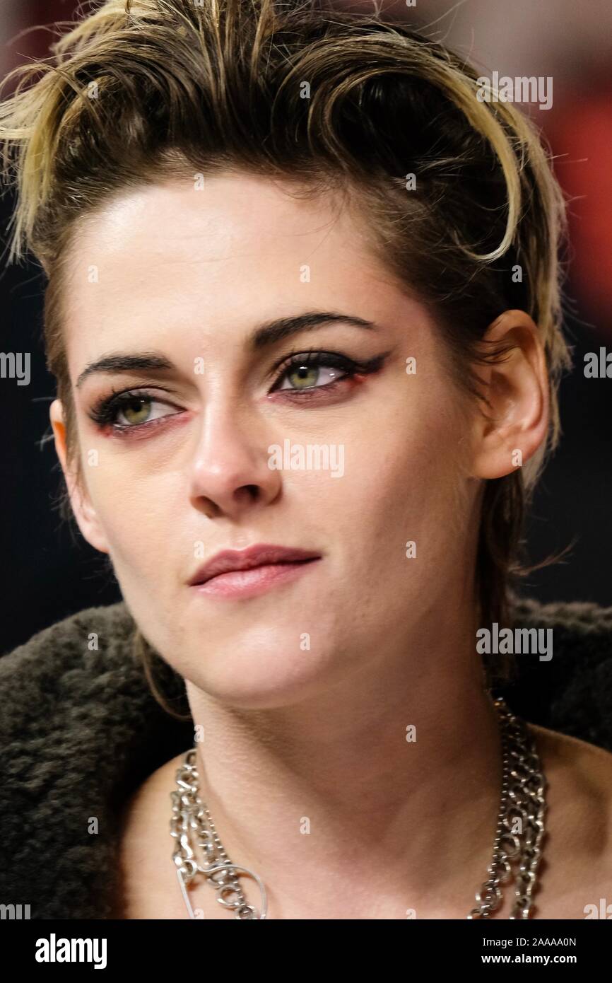 London, UK. Wednesday, Nov. 20, 2019. Kristen Stewart poses at the ...