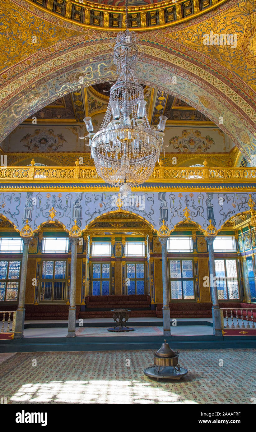 Throne room topkapi palace hi-res stock photography and images - Alamy