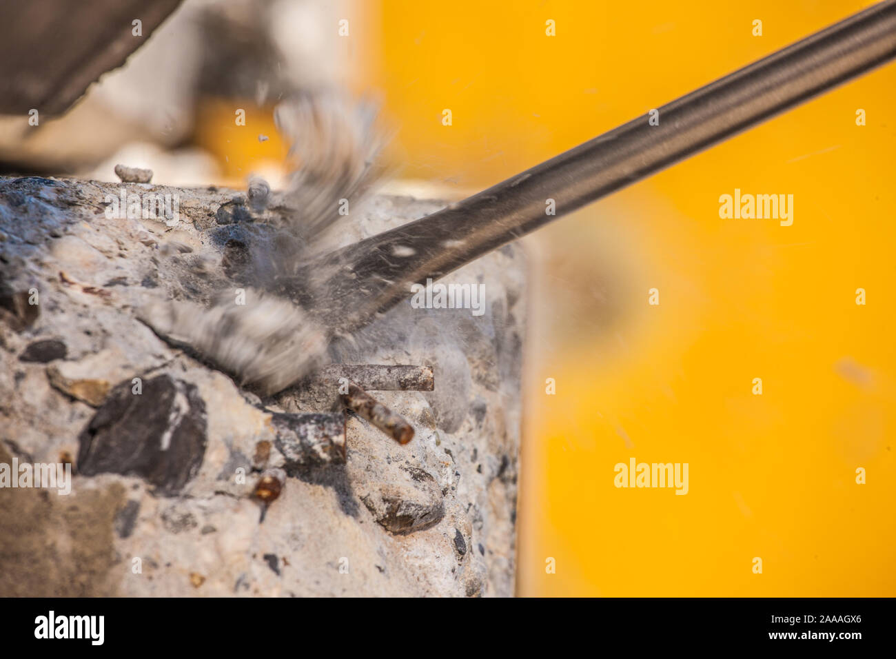 power chisel splinter off rocks and stones Stock Photo - Alamy