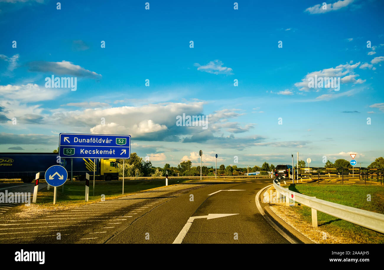 M5 road sign hi-res stock photography and images - Alamy