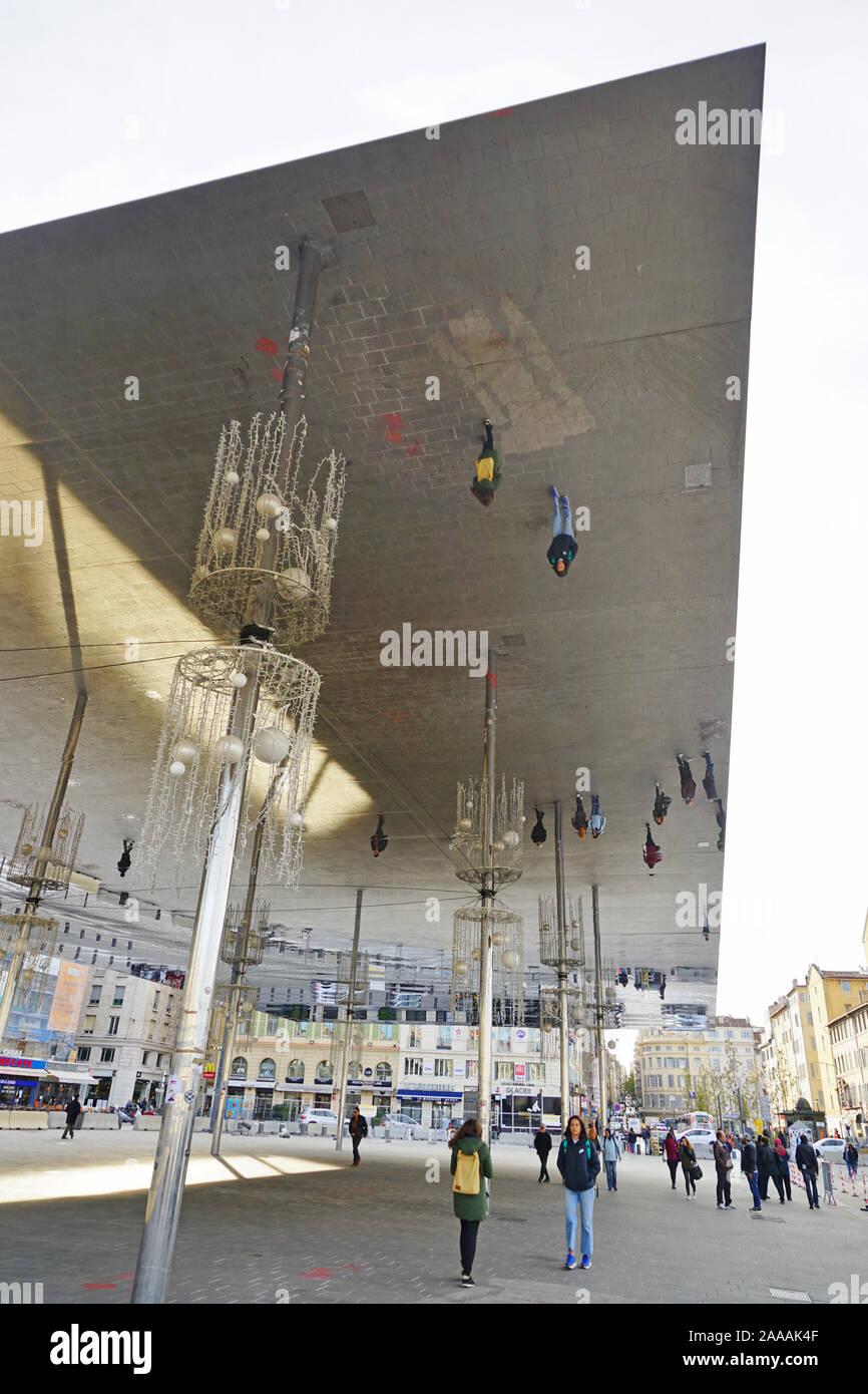 Norman foster canopy hi-res stock photography and images - Alamy