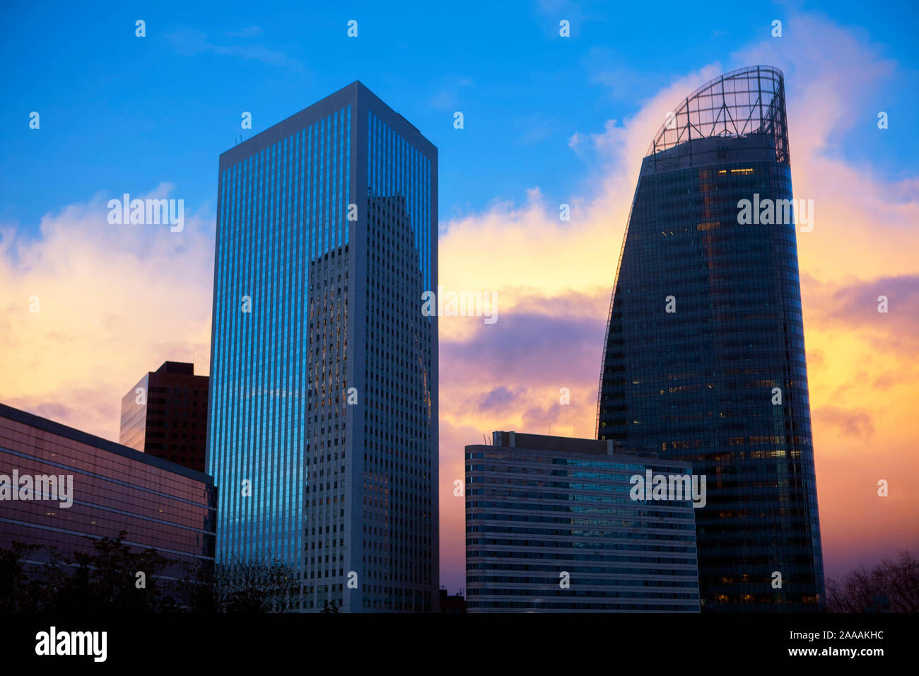 Tall buildings in paris hi-res stock photography and images - Alamy