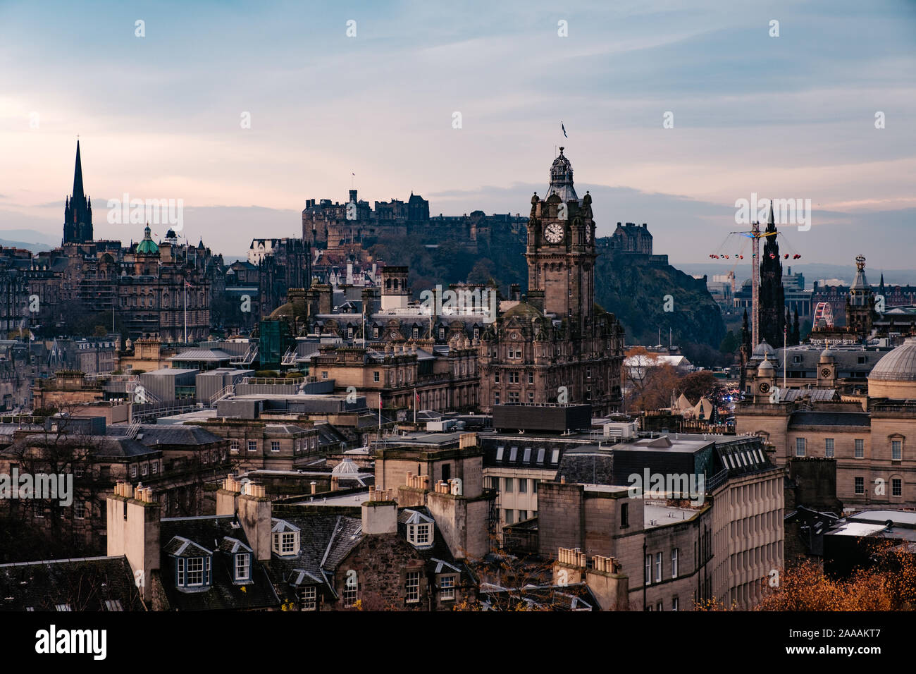 Edinburgh castle landscape hi-res stock photography and images - Alamy