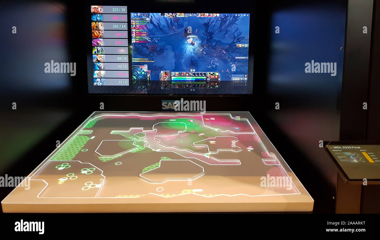 Dota 2 maps hi-res stock photography and images - Alamy