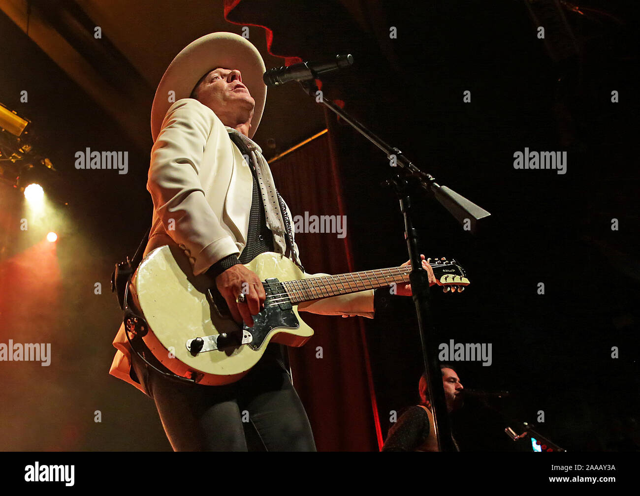 Kiefer sutherland singer hi-res stock photography and images - Alamy