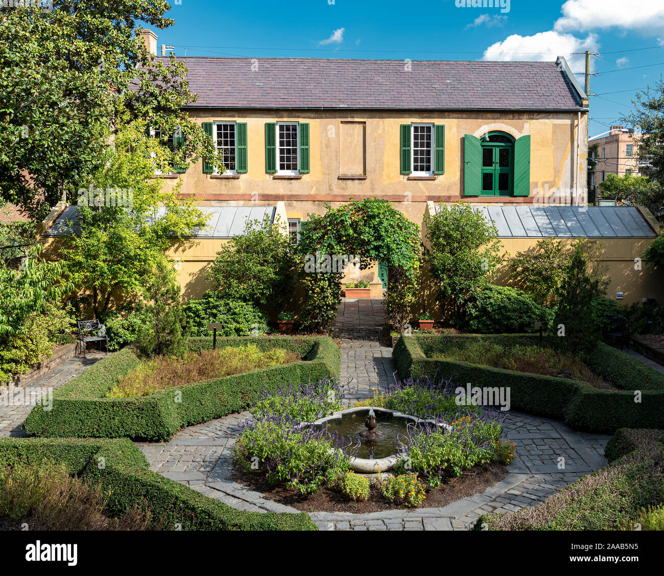 Owens-Thomas House rear view Stock Photo - Alamy