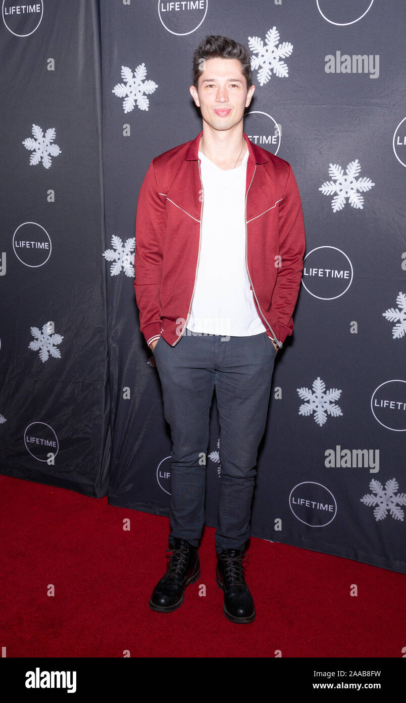 Los Angeles, CA - October 22, 2019: Joe Dinicol attends the It's A ...