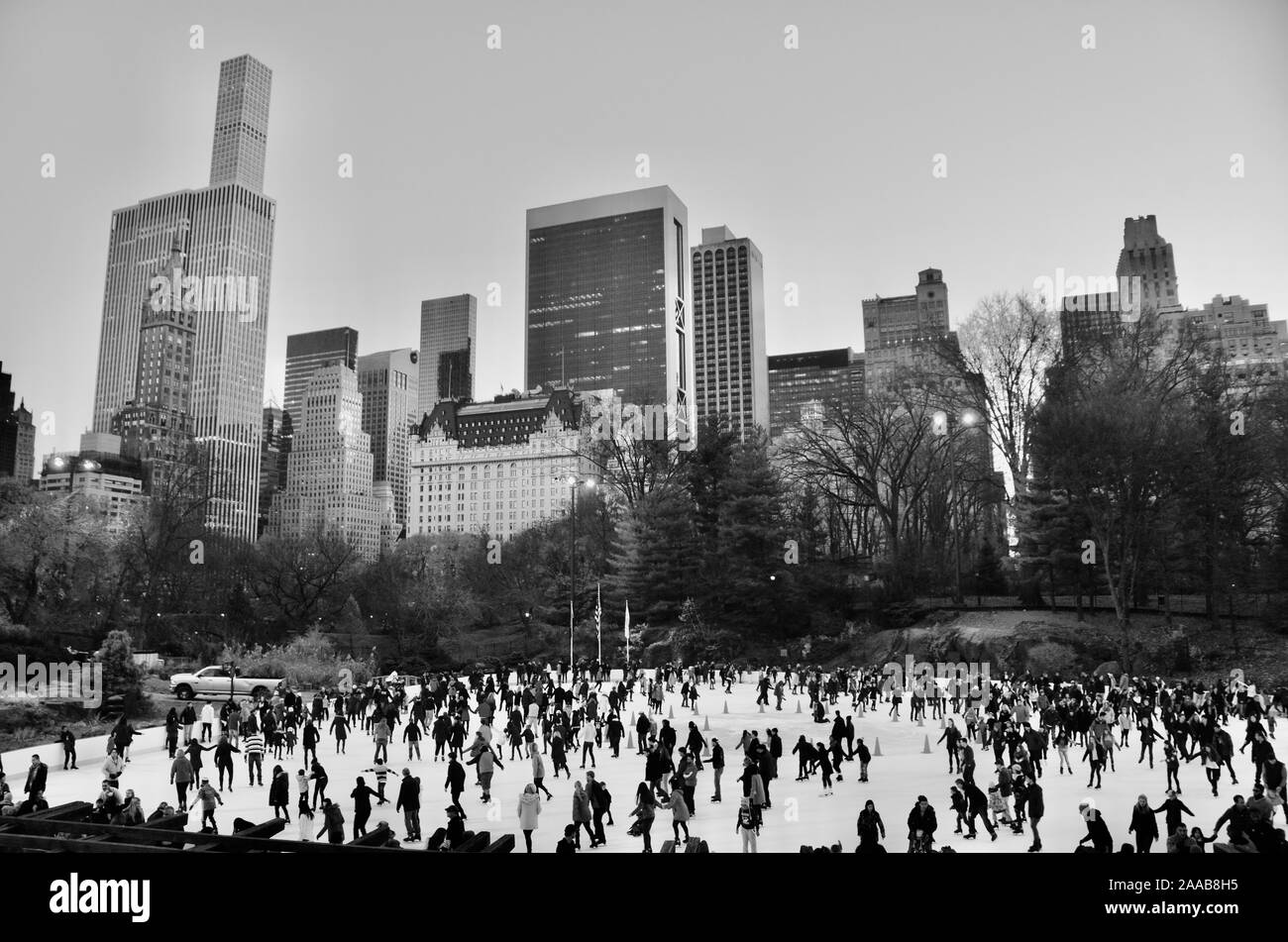 Central Park in the winter with Manhattan skyline view, New York City ...