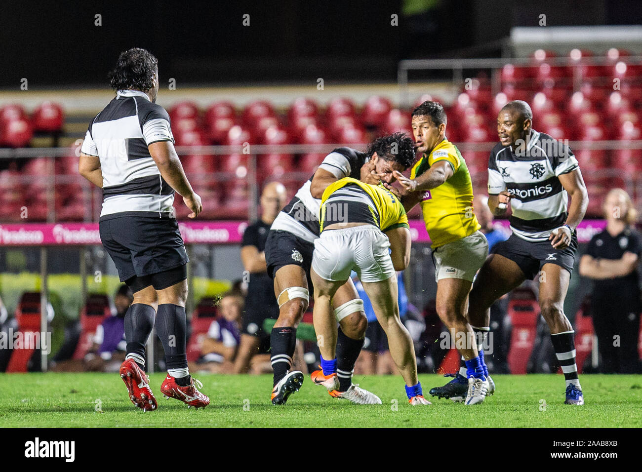 SÃO PAULO, SP - 20.11.2019: BRASIL X BARBARIAN FC - The Brazilian rugby team receives the ...