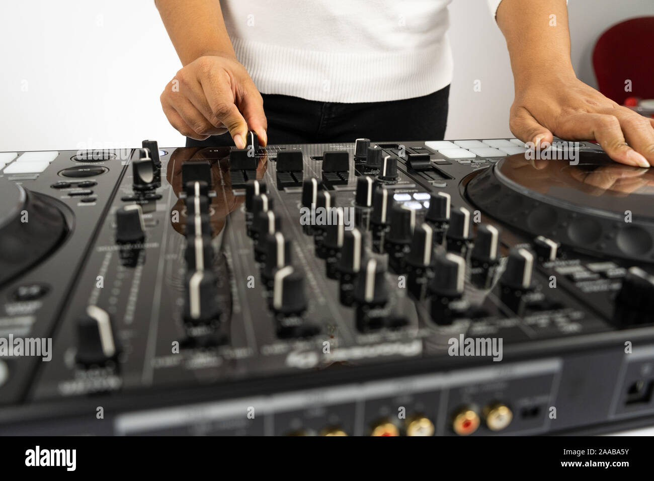 Female disc jockey hi-res stock photography and images - Alamy