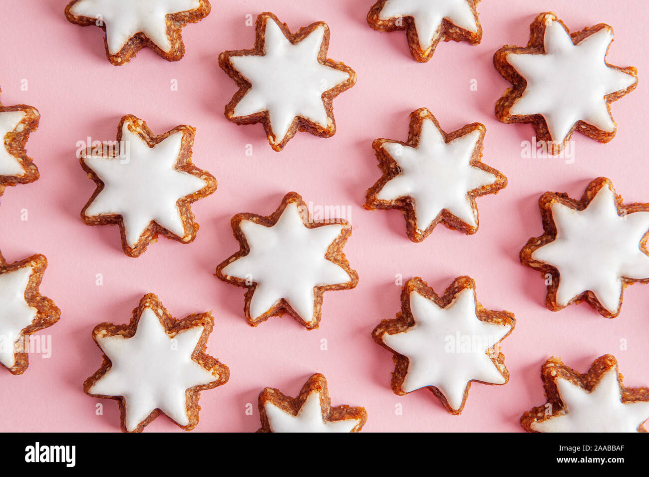 Decorative icing hi-res stock photography and images - Alamy