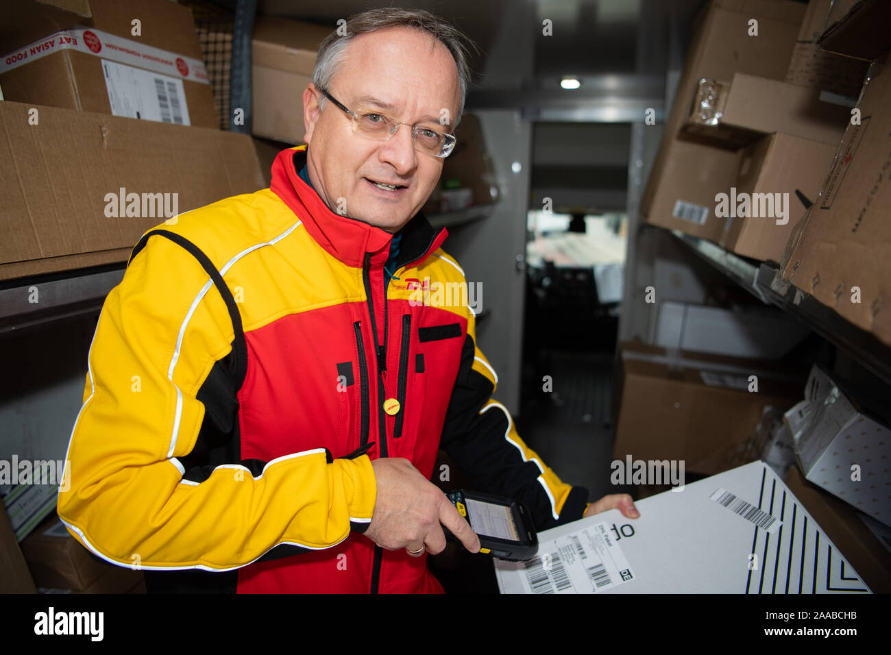 Deliverer party hi-res stock photography and images - Alamy