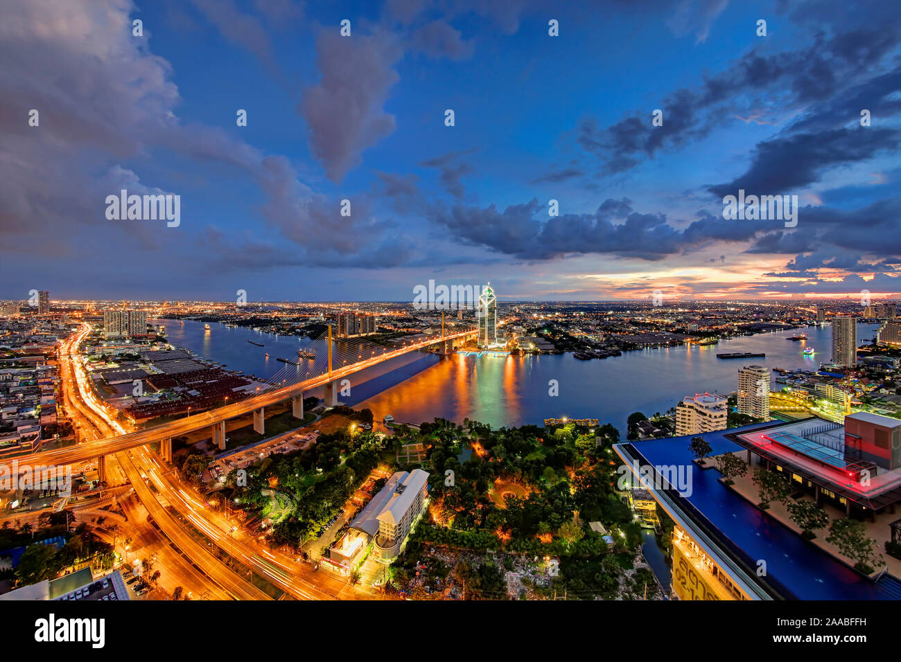 Sky High Over Bangkok, Rama IX Bridge & Infinity Pool Stock Photo - Alamy