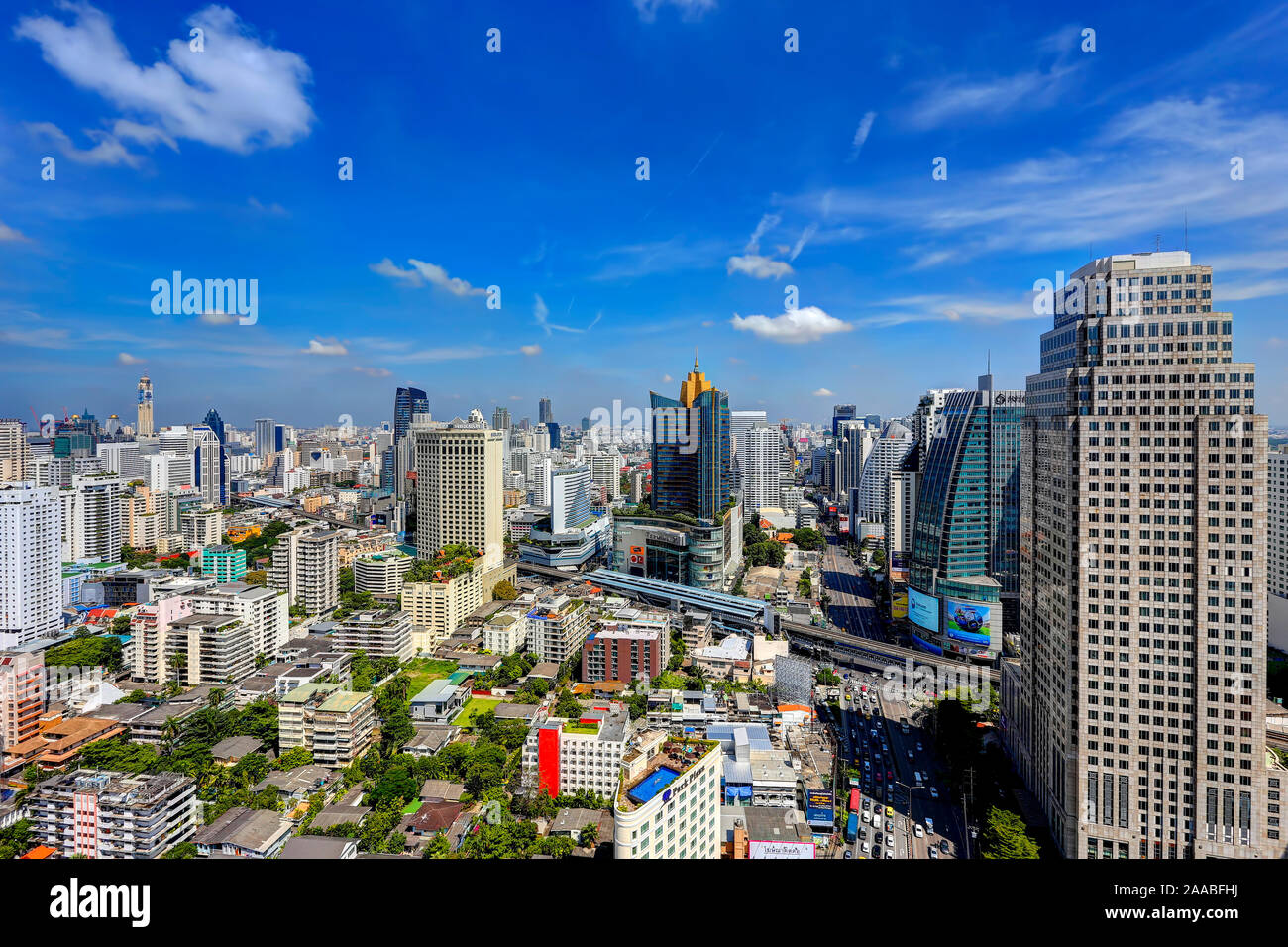 Sukhumvit mrt hi-res stock photography and images - Alamy