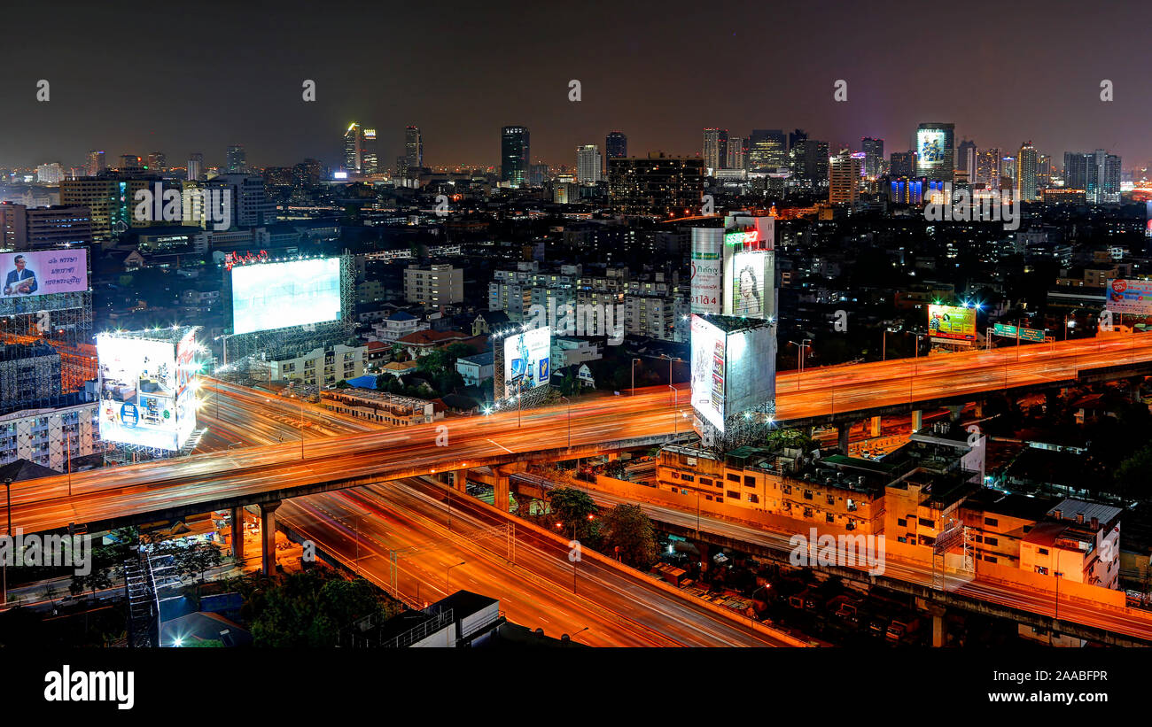 Light night cross hi-res stock photography and images - Alamy