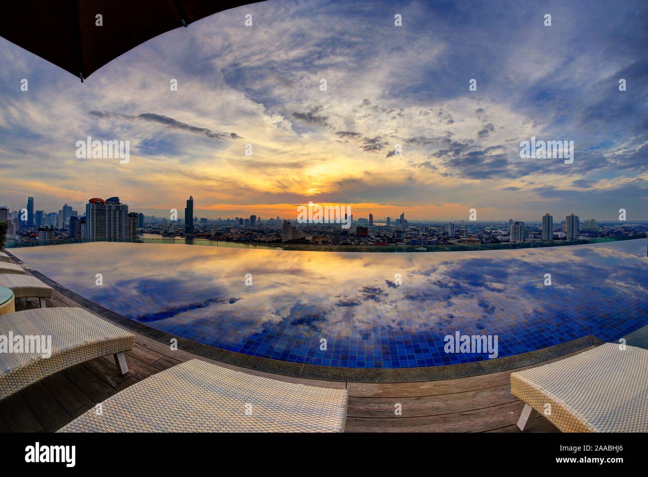 Riverside pool hi-res stock photography and images - Alamy