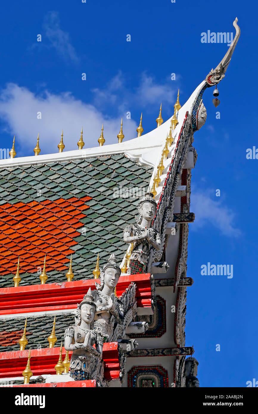 Thai Temple Roof Detail Stock Photo - Alamy