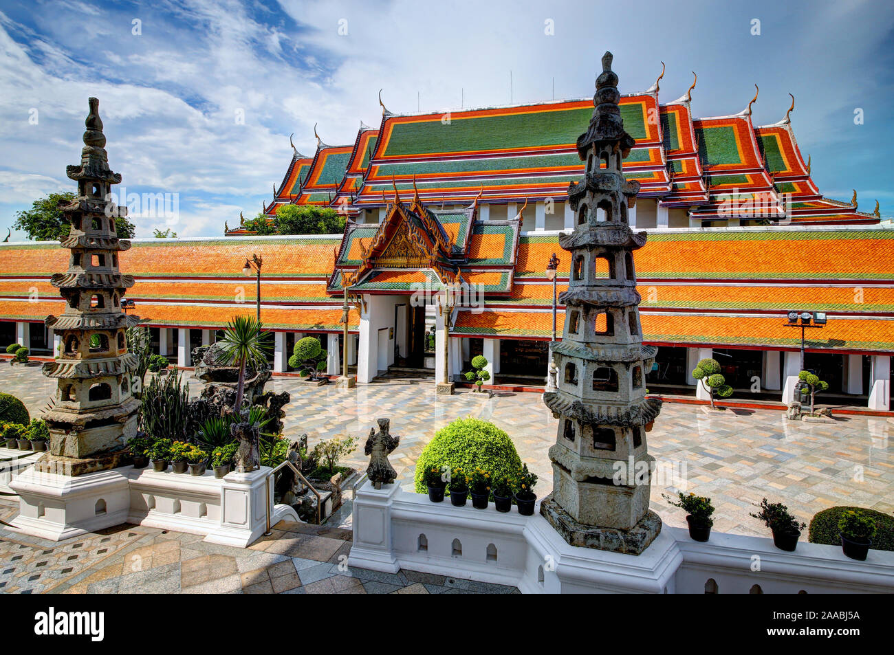 Suthat thep wararam hi-res stock photography and images - Alamy