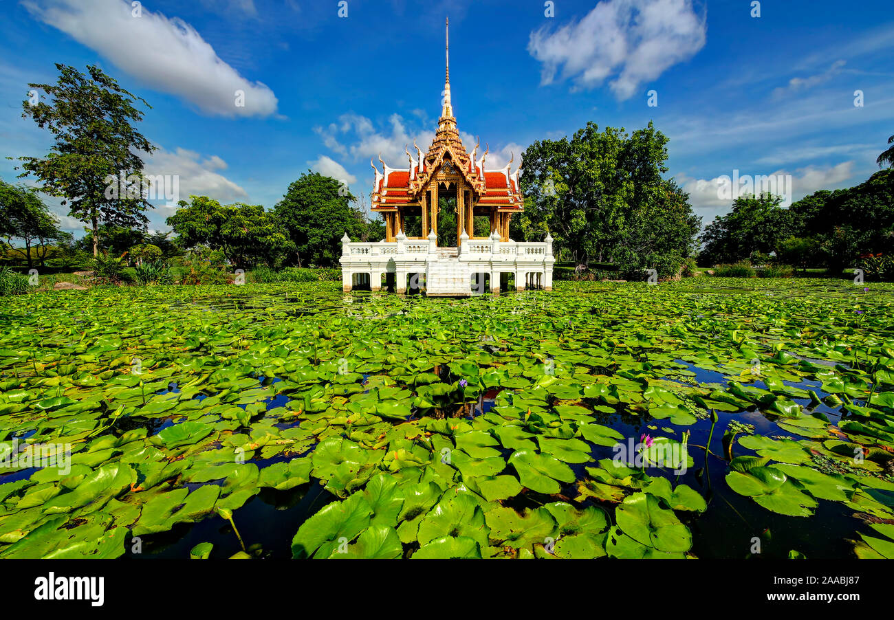 Largest royal park hi-res stock photography and images - Alamy