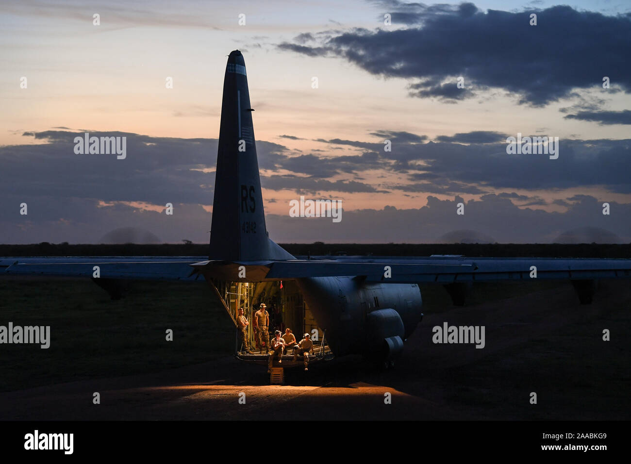 Hercules aircraft cargo ramp hi-res stock photography and images - Alamy