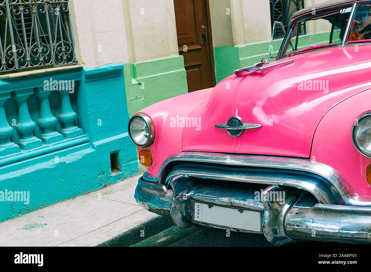 old pink car in old havana - cuba Stock Photo - Alamy